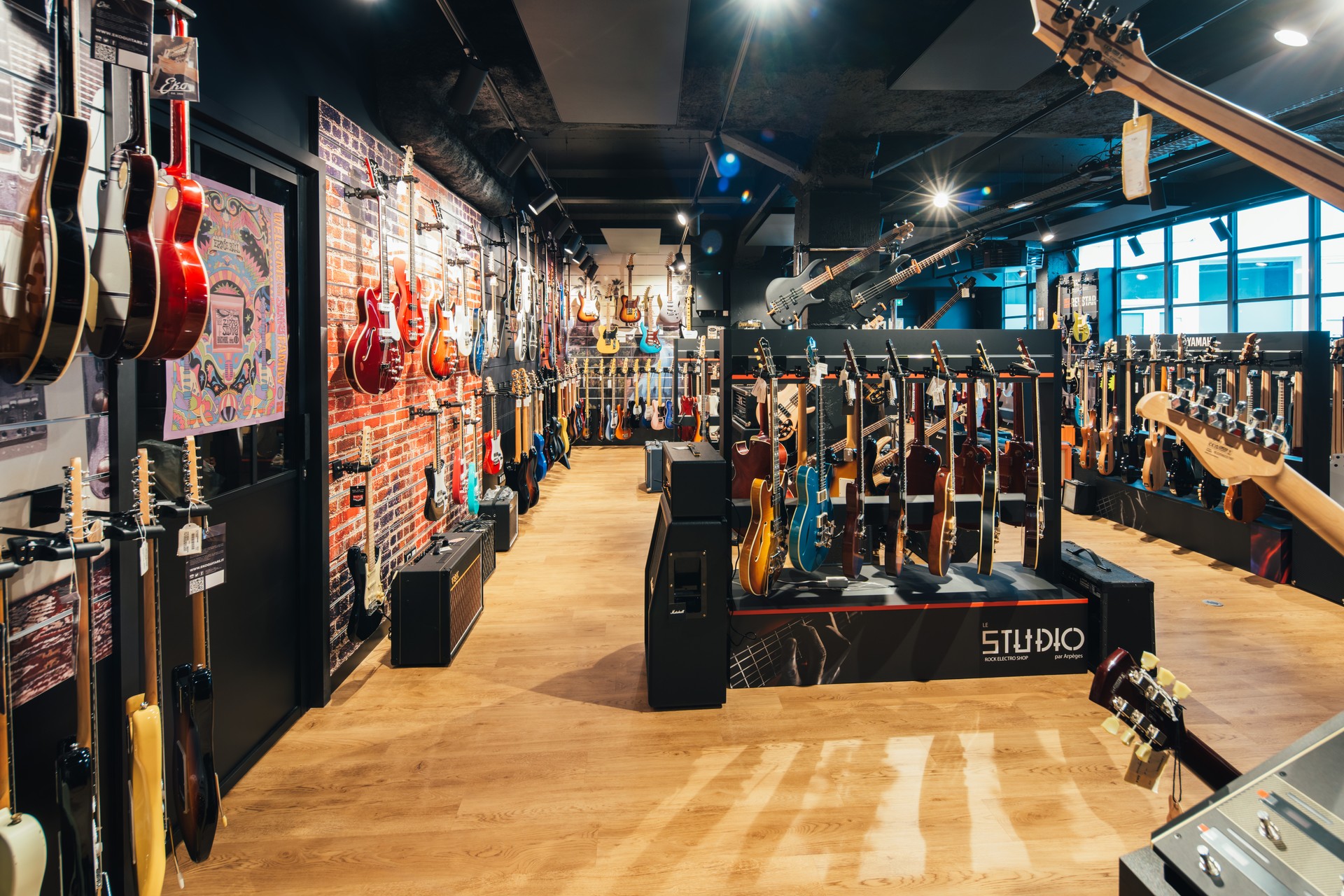 Vente d'instruments de musique en magasin à Strasbourg - Le Studio par Arpèges